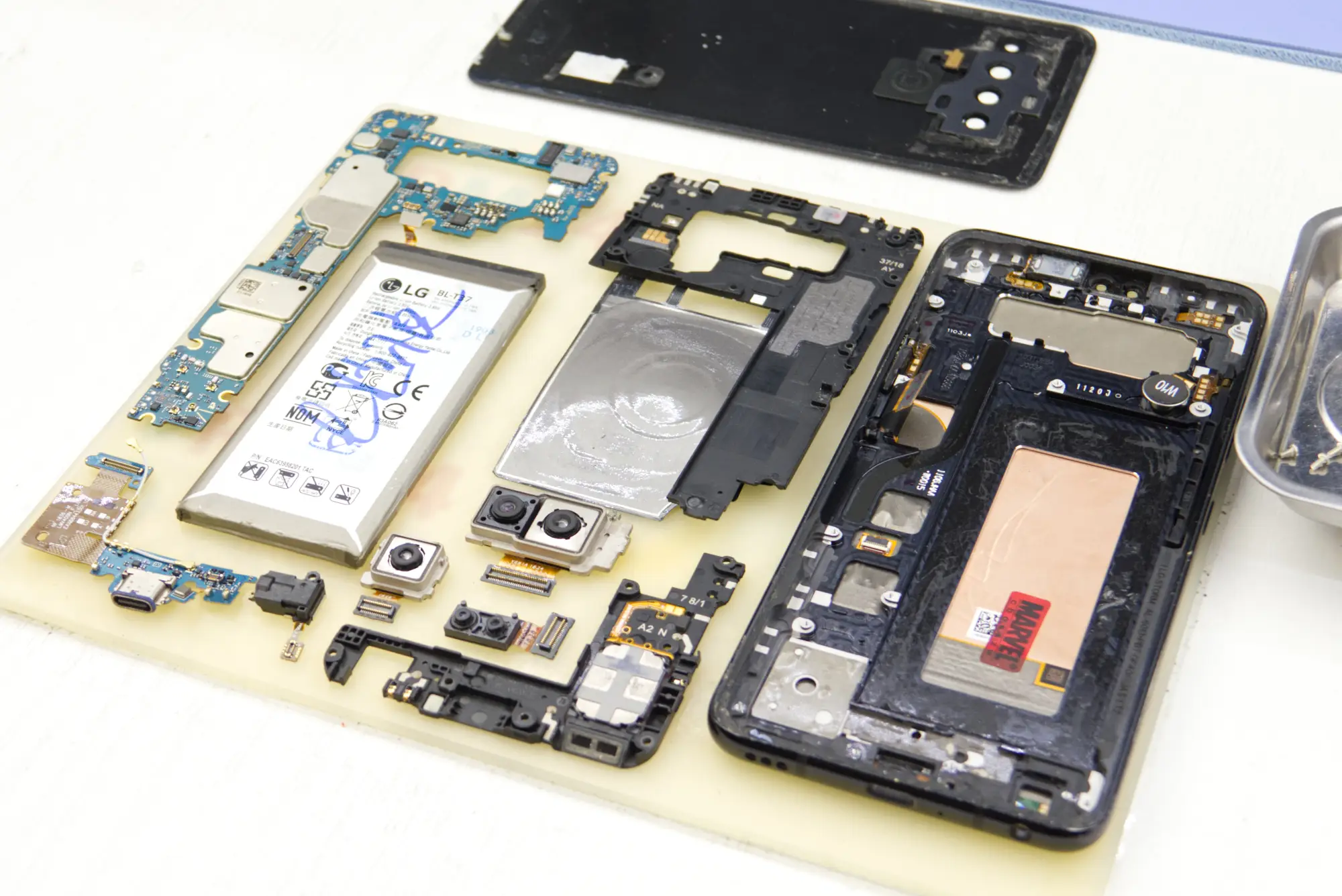 🔬 Tech review of LG V40 ThinQ V405 | Photo + Rating