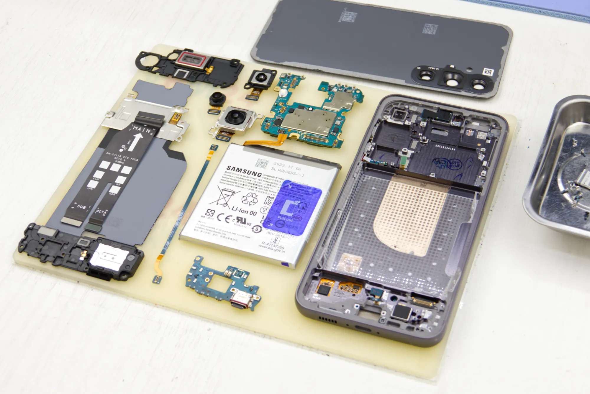 🔬 Tech review of Samsung Galaxy S23 FE SM-S711 | Photo + Rating