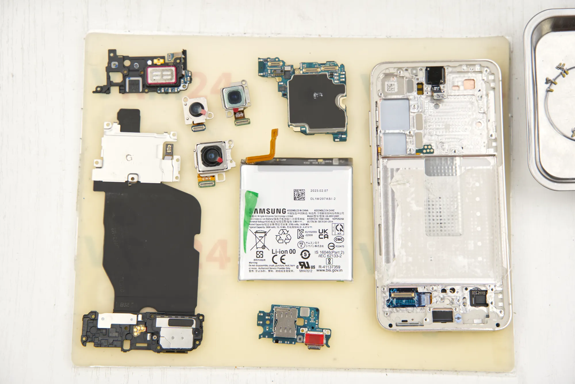 🛠 Cómo desmontar Samsung Galaxy S23 SM-S911 instrucción | Fotos + Video